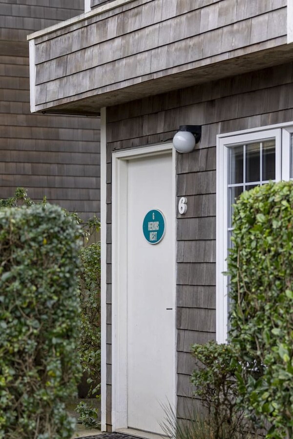 6 Herons Nest: Coastal Charm | Walk To Beach | Dog-friendly - Cannon Beach, OR
