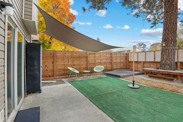 Chic Townhouse In Northtown - Spokane, WA