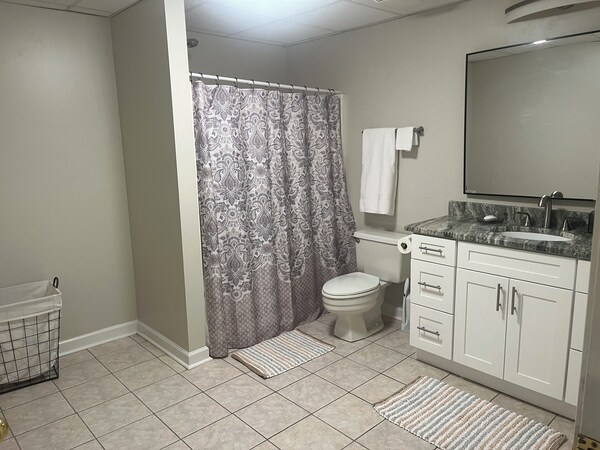 Your Own Private Suite With Private Entrance!\n\n - Acworth, GA