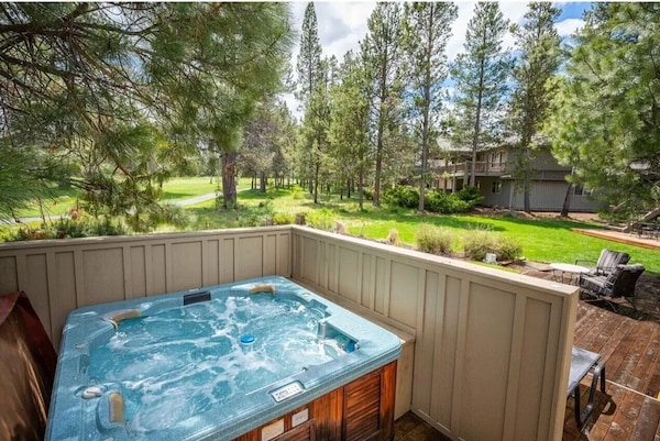 Elegant Golf Course Location, Hot Tub, Sharc, Exquisite & Unique - Sunriver, OR