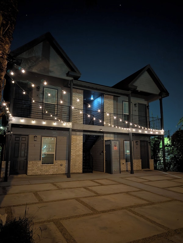 Brownsville Downtown Getaway - Brownsville, TX