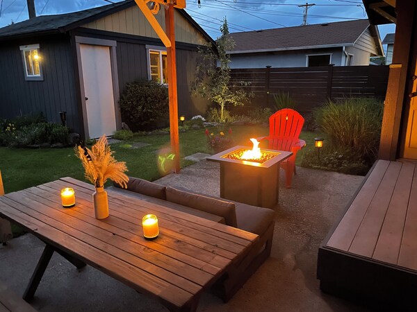 Cozy 1920's Bungalow In Tacoma With Sauna, Wood Fireplace, Chef's Kitchen - Tacoma, WA
