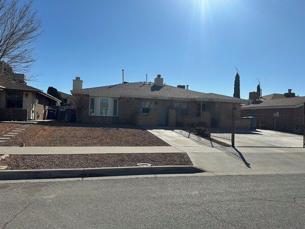Fully Remodeled 2-bedroom House In El Paso With Wifi, Ac - El Paso