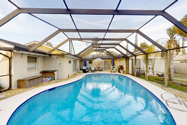Spacious Home With Private Pool , Golf Nearby, Wifi And Near Beaches - Jacksonville, FL