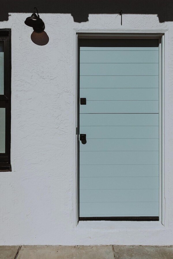 Peek-a-boo Ocean View - Modern Solana Surf Loft - Del Mar, CA