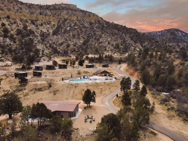 Family Home Near Zion W/resort Pool & Pickleball - Utah