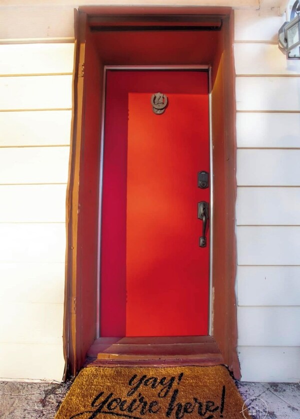 The Red Door Wanderers Nest - A Historical 1920's Downtown Gem - Pet Friendly - Williams, AZ