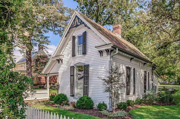 History Meets Luxury - Dreamy Sweeney Cottage - Franklin, TN