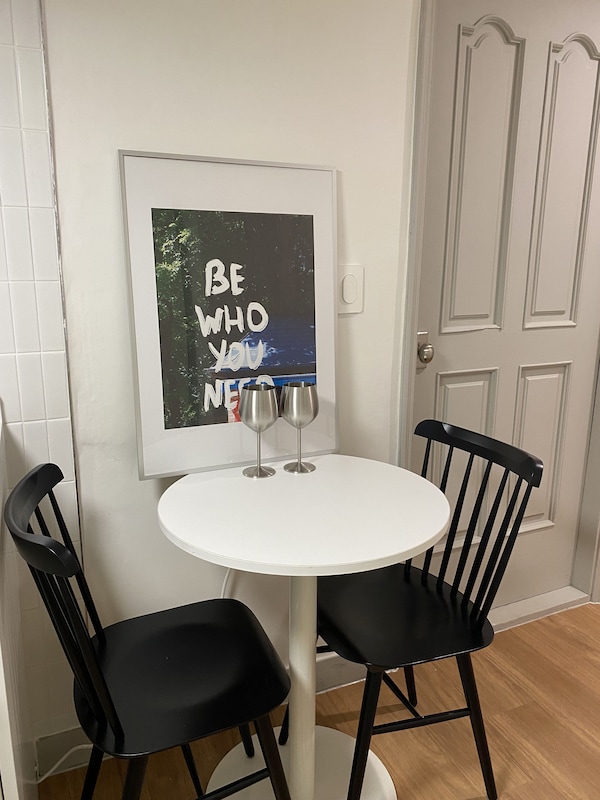 Chic 2-bedroom With Wifi And Ac In Trendy Seoul - Seoul