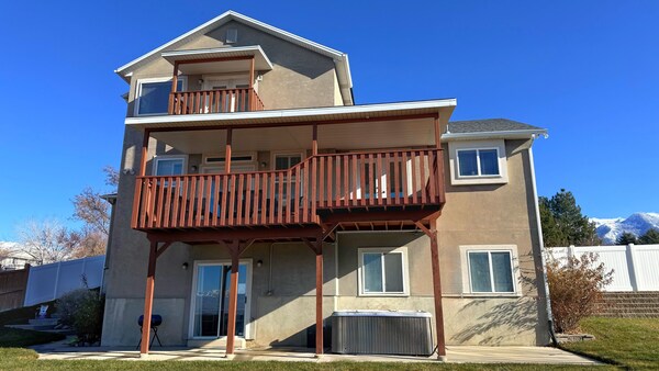 Relaxing 6br Getaway: Hot Tub, Games & Stunning Views - Cottonwood Heights, UT