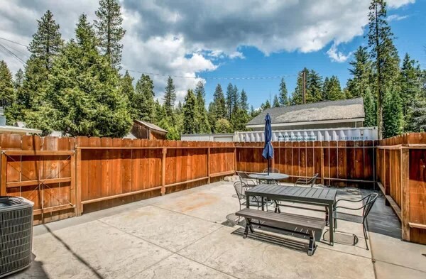3br Cabin In The Heart Of Shaver - Shaver Lake, CA