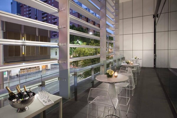 Executive 2 -Bedroom Apartment On Bourke Street Melbourne Cbd - Richmond