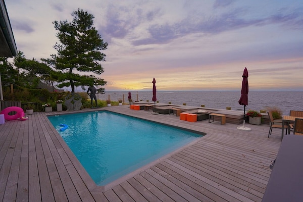 Spacious 6 Bedroom 6.5 Bath Pines House On The Bay W/ac, Heated Pool & Hot Tub - Fire Island, NY