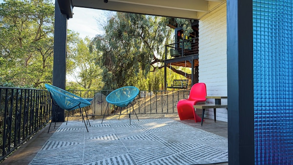 Nite Owl Hideaway - Mid-century Modern/60s/70s Themed Creative Retreat Space. - Escondido, CA