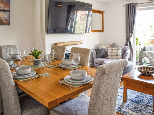 3 Bedroom Accommodation In Wroxham - Wroxham