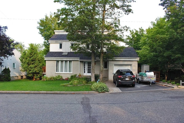 Spacious Apartment In A Great Location - Levis
