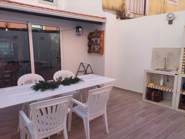 Casa Avelar Modernized Historic House Near The Beach - São Martinho do Porto