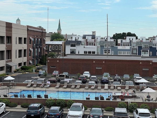 Charming Condo Downtown By Cedar Point Sport Force - Sandusky, OH