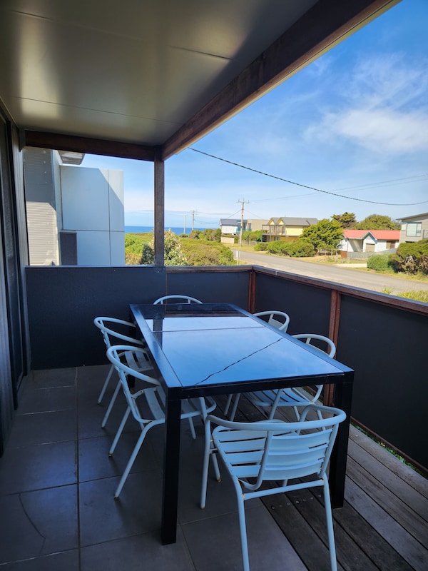"Coast Leumeah " Surf Beach \Nphillip Island, Close To Beach & Pet Friendly Home - Phillip Island