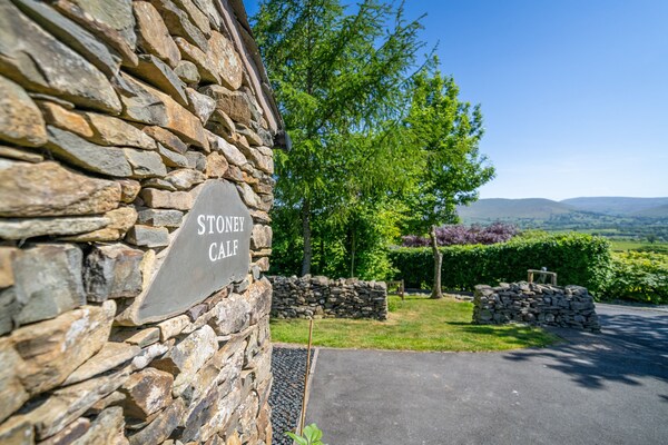 Stoney Calf -  Quaint Cottage For Two On A Working Farm - Kirkby Lonsdale