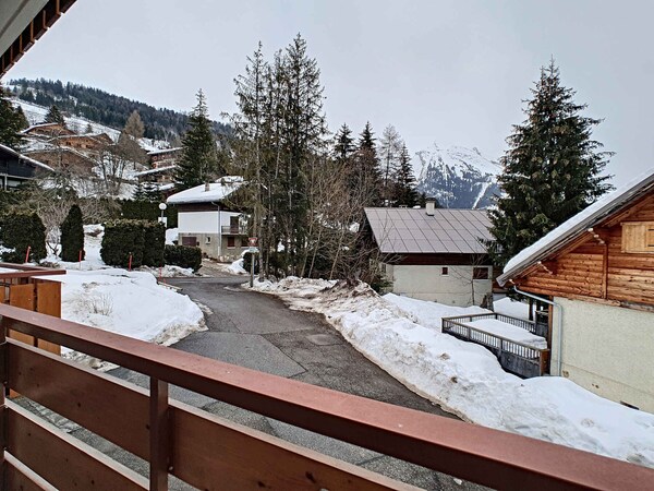 La Clusaz: 4 Pers Apt, Balcony, Parking, 1 Br, Ski Locker - La Clusaz