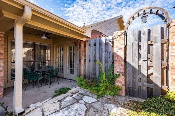 Relaxing 3br Stay - Bbq, Games & Comfort! - Corsicana, TX