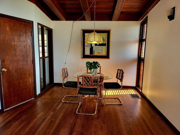 Charming 3-bedroom House Located In The Heart Of Jackson. - Jackson, TN