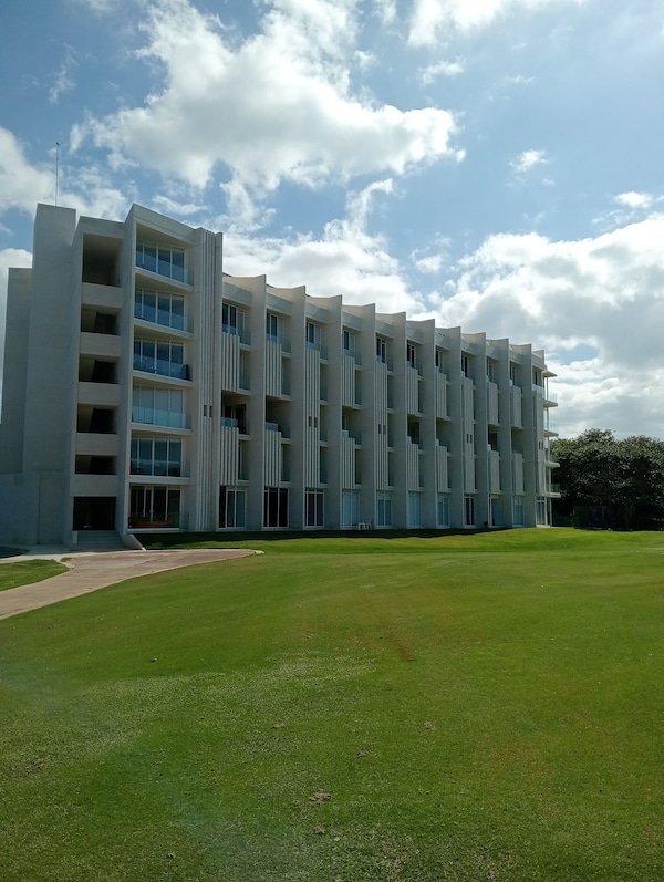 Private Condo At The Campeche Country Club Where Adventure And Relaxation Await. - Campeche