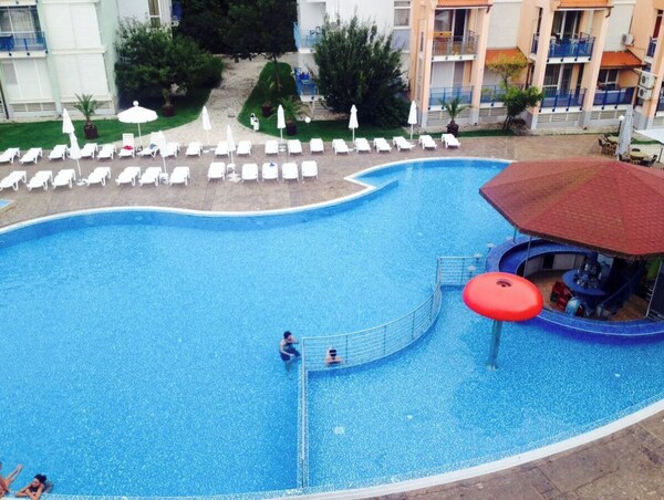 Pool-view, Spacious And Modern Two Bedroom Suite In Elit 1 Complex Sunny Beach - Nessebar
