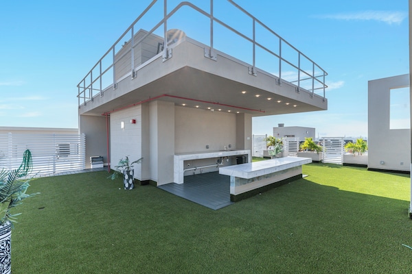 Stylish Apartment With Pool-gym-parking And Balcony - 5 Min To Hollywood Beach! - Miramar, FL