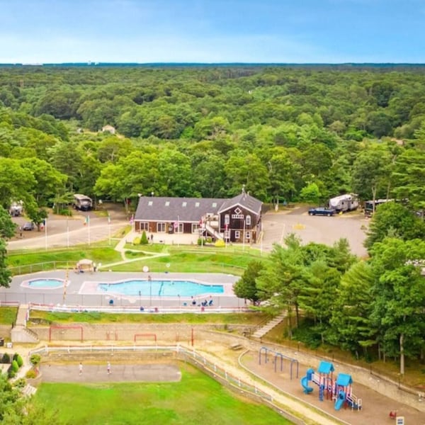 Escape To Our Cabin In The Pines In Beautiful East Falmouth On Sunny Cape Cod. - Old Silver Beach, MA