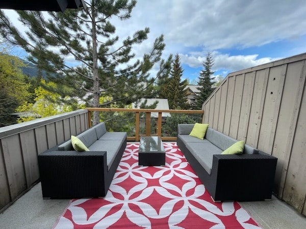 Cozy And Bright 1br Townhouse With Big, Open Deck. Free Parking - Whistler