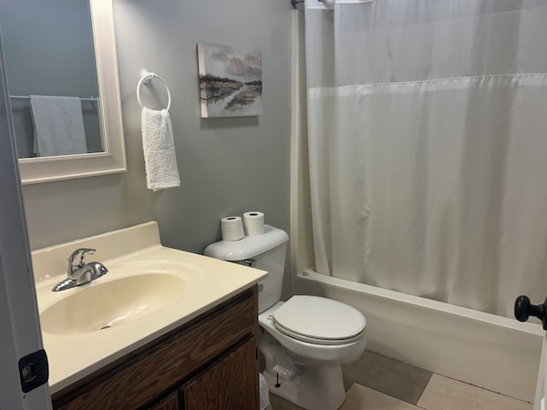 Charming 1-bedroom Apartment With Wifi, Ac In Beautiful Charleston - Cleveland, TN