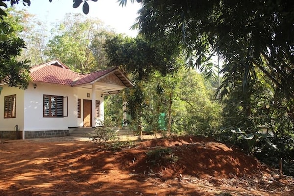 Wayanad Days Holiday Home With Tree Hut And Tent - Wayanad