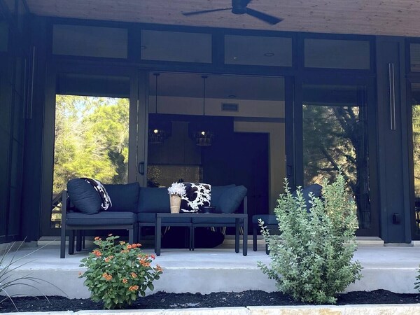 Newly Built Private Estate Guest Home With Cowboy Pool, Hot-tub, Playground - Dripping Springs, TX