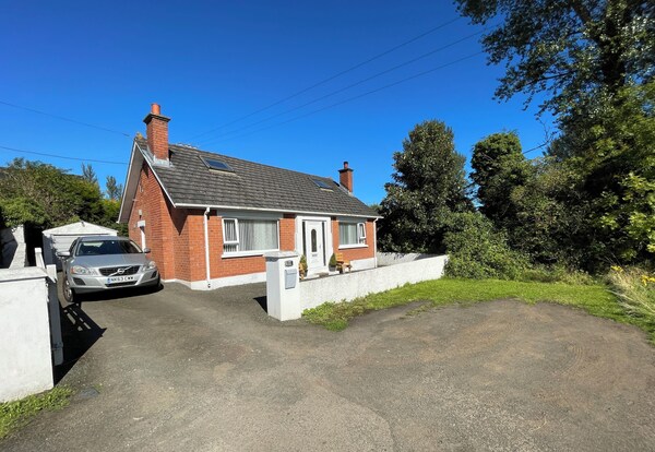 Spacious 4-bedroom House In Charming Carrickfergus. - キャリクファーガス