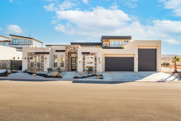 Southern Desert Retreat - Private Pool And Hot Tub - Hurricane, UT