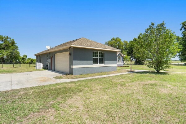 Countryside Comfort 5 Min Wec, Fast & 15 Min Hits, 1 Acre 2 King Bed. Near I-75 - Ocala, FL