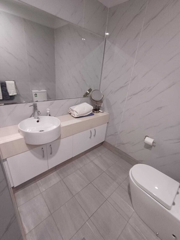Nice Two Bedroom Apartment With Courtyard/balcony In Secure Complex - Armadale