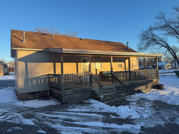 Cozy 2-bedroom Cabin With Small Town Charm And Convenience - Kansas