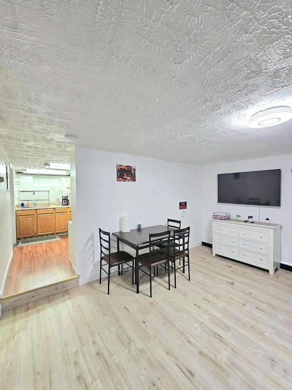 Charming Downtown Bottom Floor Apartment In Delightful Fairbanks With Wifi - Fairbanks, AK