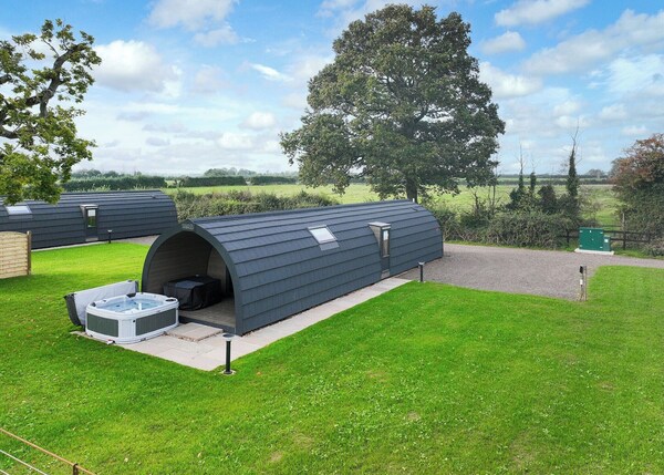 Vale View Is A Spacious, Modern Lodge With Open-plan Living And Stunning Views. - Dorset