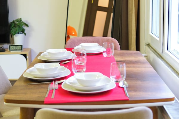 Charming 2-bedroom Apartment With Wifi, Ac In Lovely Istanbul - İstanbul