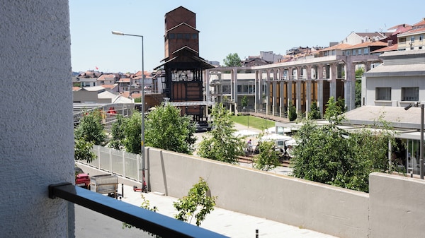 Spacious 3-bedroom Apartment With Wifi, Ac In Charming Istanbul - Bostancı