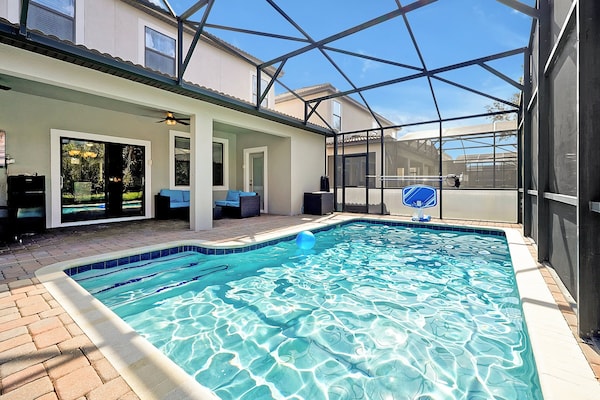 Championsgate Home: Game Room, Pool Near Disney - Davenport, FL