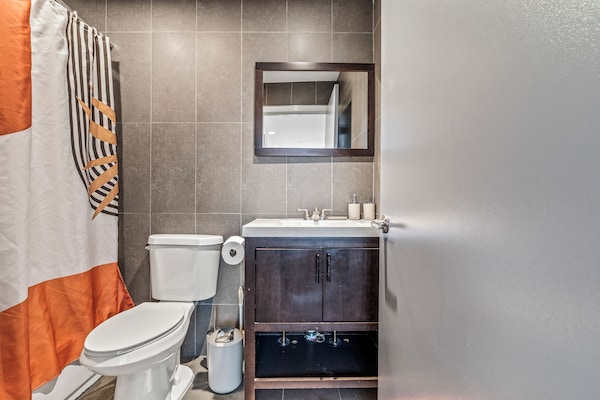 Boho Breeze- 2-bedroom Bi-level Apartment - Cherry Hill, NJ