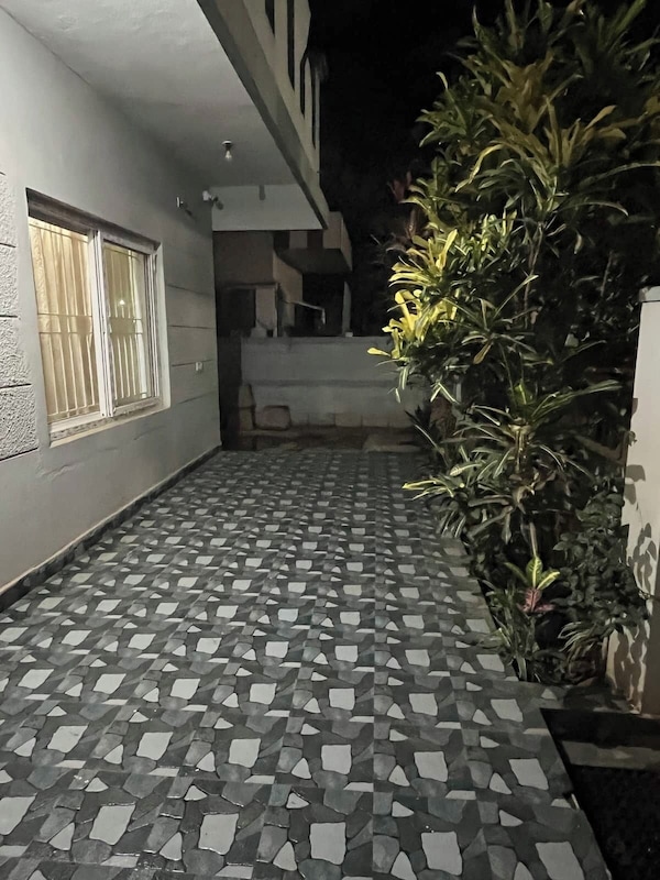 Independent House Near Electronics City, And Narayana Hospitals,bengaluru - Bengaluru