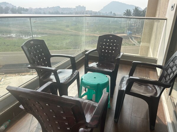 Spacious 3-bedroom Apartment With Wifi, Ac In Welcoming Visakhapatnam - Visakhapatnam