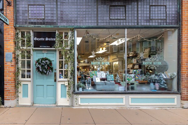 Best Downtown Summer Spot-gazette Suites On Main-walk 2 Dining & Shopping! - Galena, IL