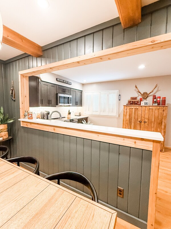 New! Cozy 3-bedroom 2-bath, 175 Ft On Betsie River, 1 Mile To Crystal Mountain - Thompsonville, MI